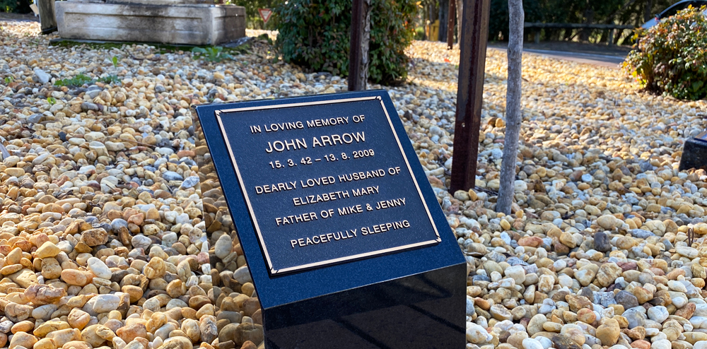 Granite Pillar for Family Plaque - Black | Wollongong Memorial Gardens